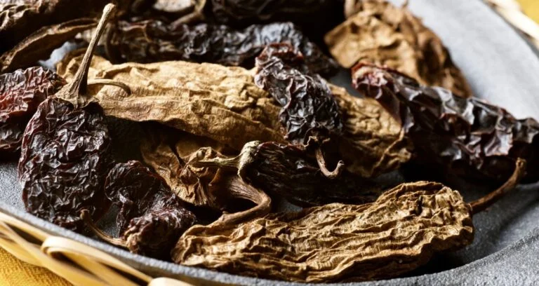 Chipotle Pepper - All about Heat, Flavor, Uses, Substitutes | HolisticWow