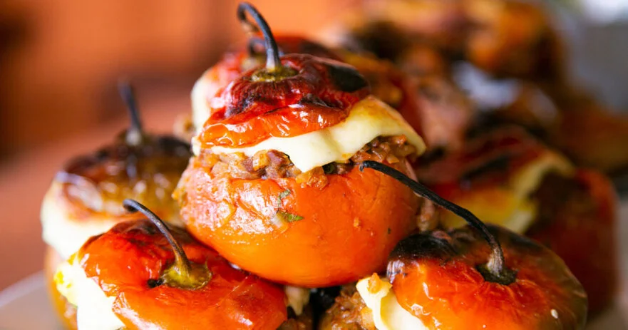 Manzano Pepper – All about Heat, Flavor, Uses, Substitutes 🌶️